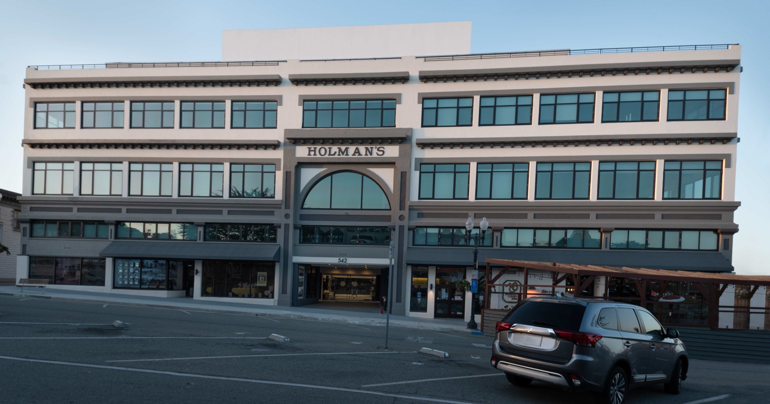 Holman Building - Wald, Ruhnke & Dost Architects